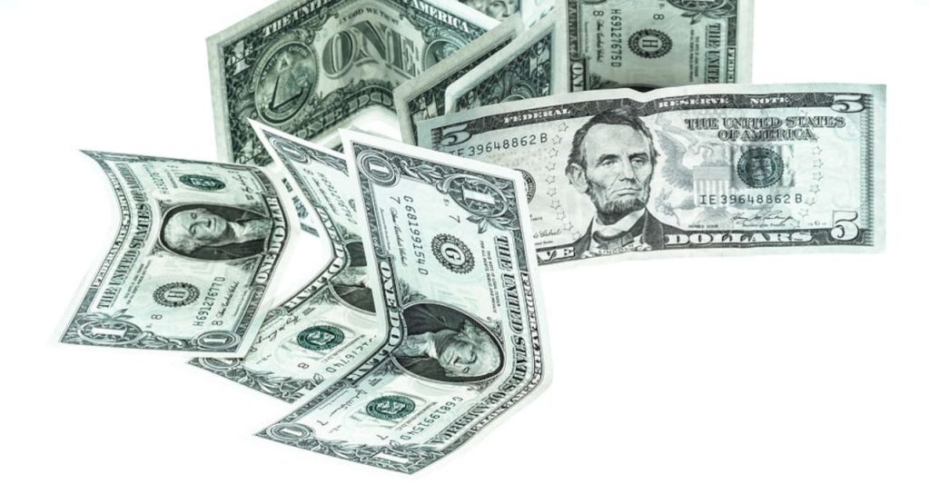 Dólar: Por que a moeda cai se a PEC da Transição incomoda tanto ...