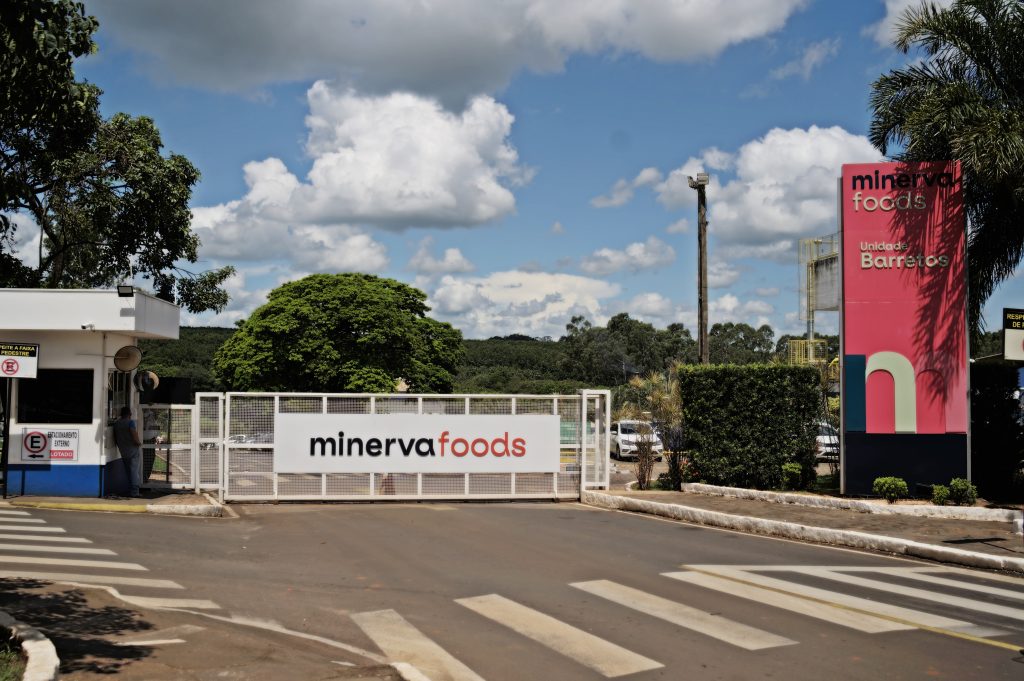 Minerva (BEEF3) confirma compra da BPU Meat do Uruguai por R$ 40 ...