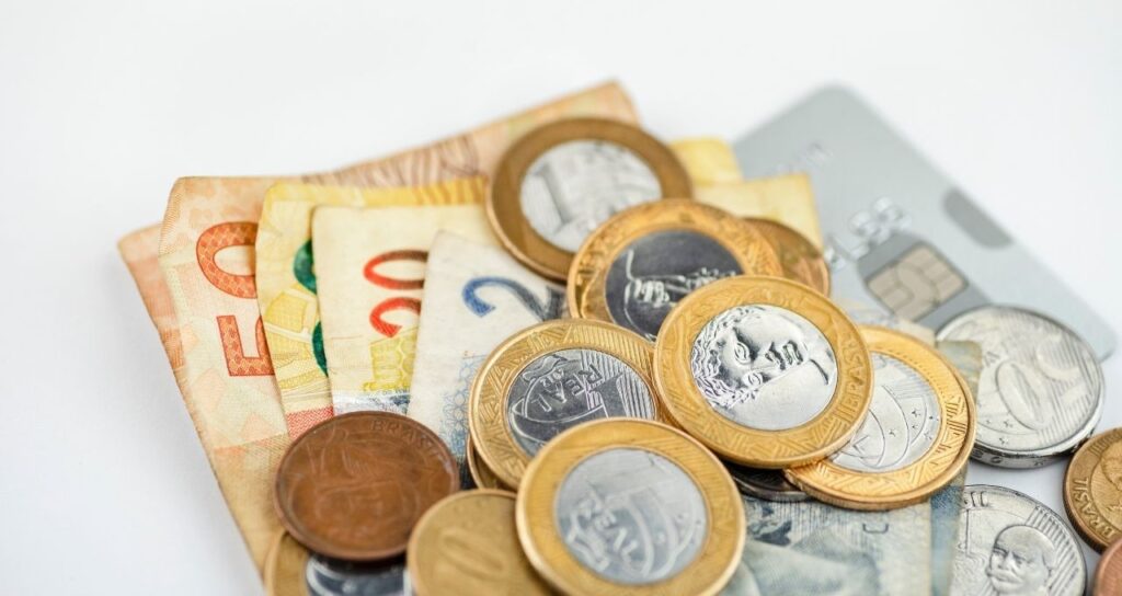 Confira o destino do Kichute, a icônica mistura de tênis com chuteira ...