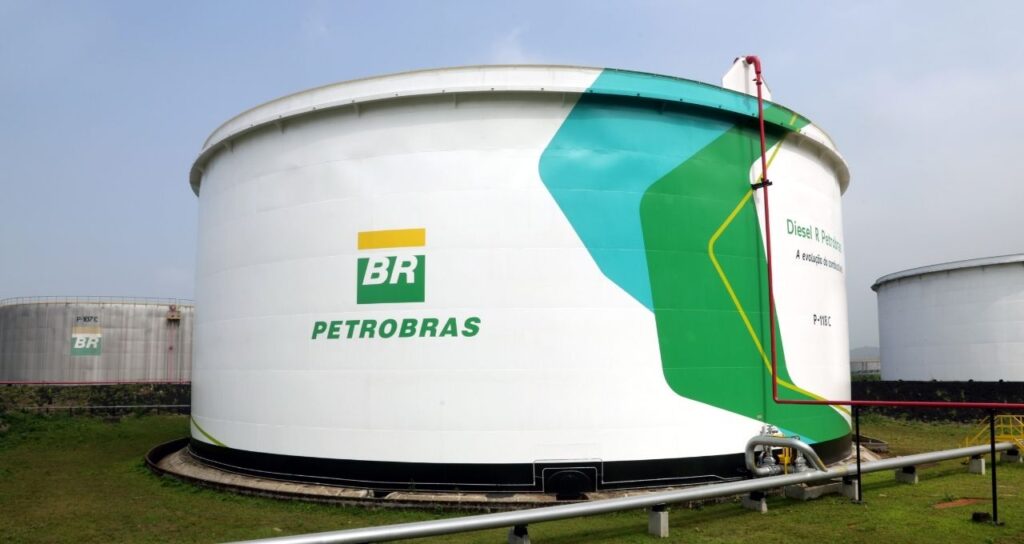 Petrobras (PETR4): ADRs da estatal afundam em Nova York junto com preço ...