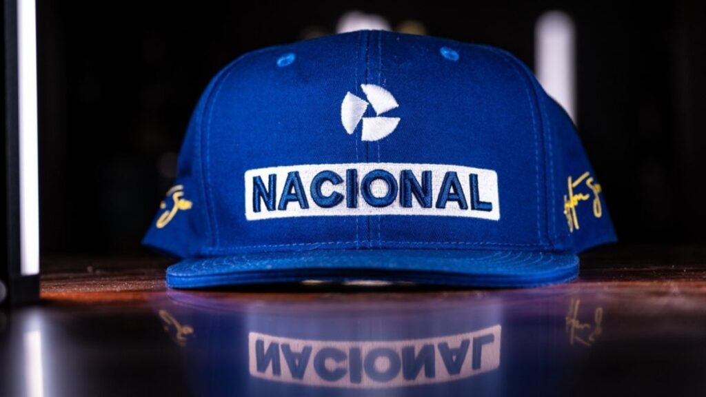 A história do banco que estampou o boné azul de Ayrton Senna e acabou ...